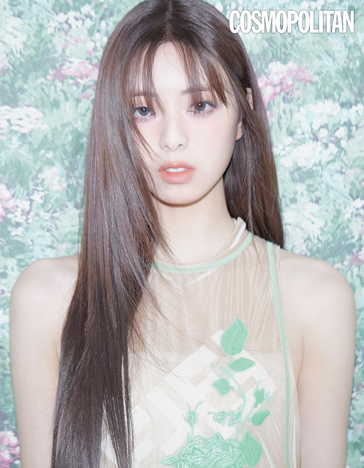 ITZY 유나 첫 단독 화보 "무대 위에서 가장 자유로워"