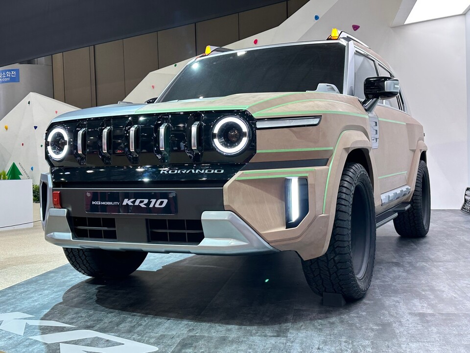 "궁금했던 차가 드디어!" KG 모빌리티, 코란도 명맥 이어갈 'KR10' 실물 모습 | M투데이