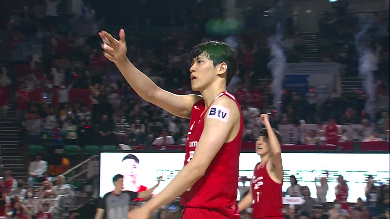 '김선형 22점 폭발' SK, 4강 PO까지 1승 남겨