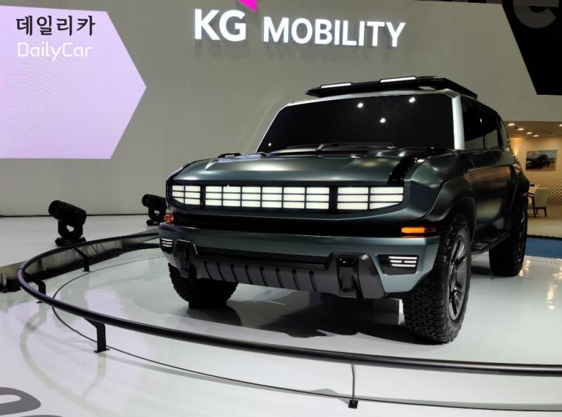 이강 디자이너가 전하는..KG모빌리티 전기 SUV 콘셉트카 F100의 특징은? | 데일리카