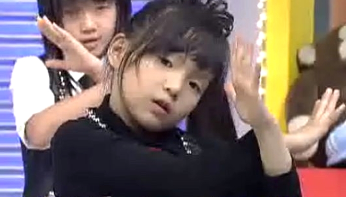 13년 전 EBS '보니하니'에서 댄스 선보이던 초등학생 | 뉴스에이드