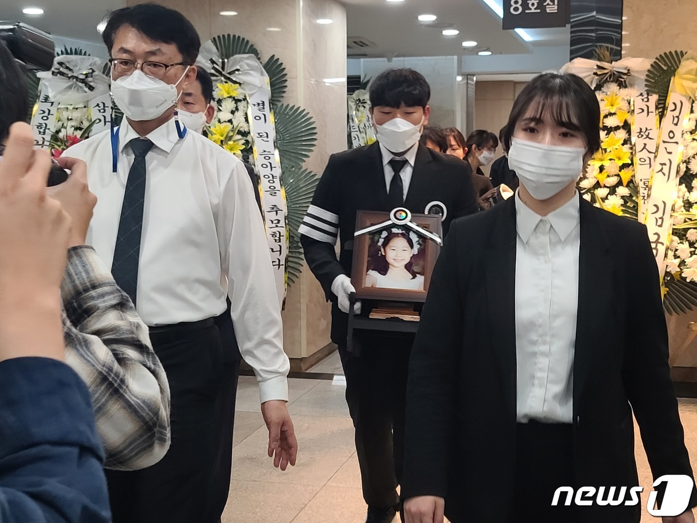 "우리 딸 어떡해" 목놓아 운 엄마…대전 음주운전 참변 배승아양 발인