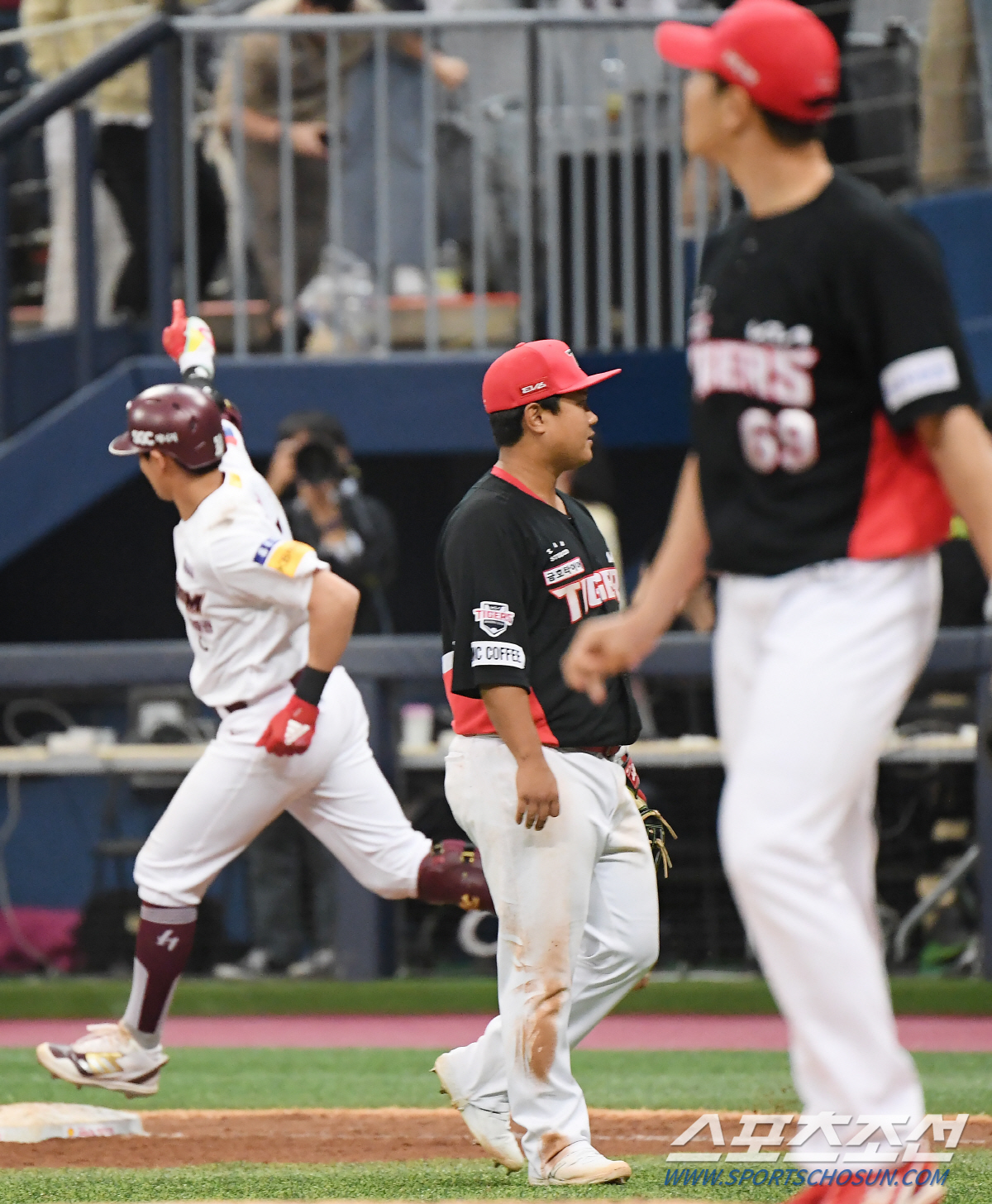 "이정후 결정적 한방+최원태 완벽투" 4연승+280일만의 시리즈스윕. 사령탑도 신이 난다 [고척승장]