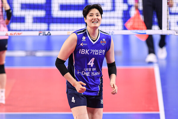 IBK기업은행, '프랜차이즈 스타' 김희진과 FA 계약...총액 3억5천만원