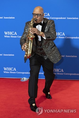 WHCA Dinner Red Carpet