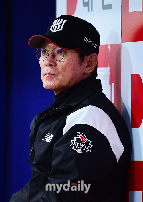 Wbc 폭망→문동주·김서현 157km 녹다운→kt 최하위 충격→강철매직 최대위기