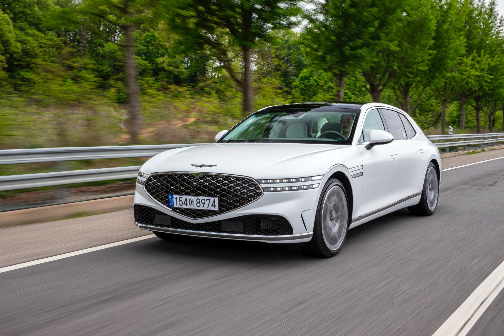 플래그십 파워트레인, 제네시스 G90 | 탑기어코리아