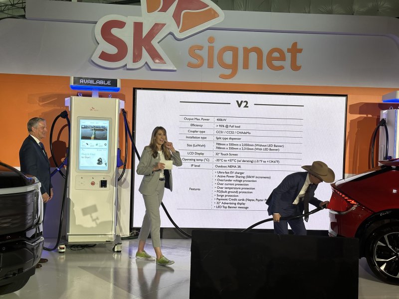 "전기차 EV6 14분만에 완충"… 美 초급속 충전기시장 선도 [현장르포]