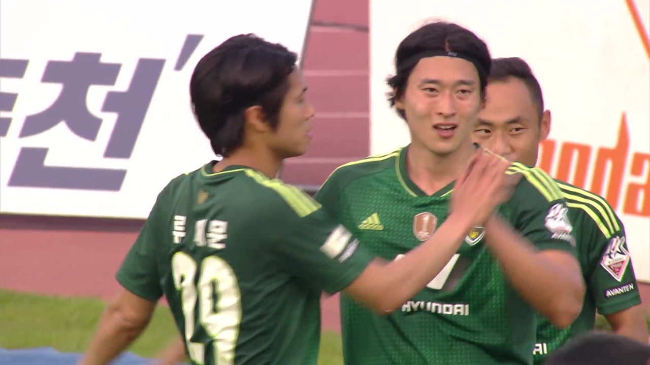 조규성 동점골 이어 역전골까지...전북, 강원FC에 역전승