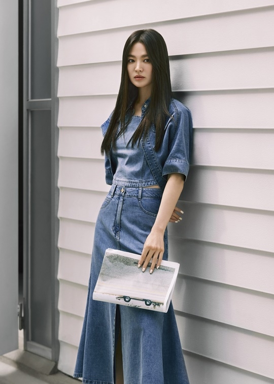 송혜교 가을 화보 ‘국보급 이목구비
