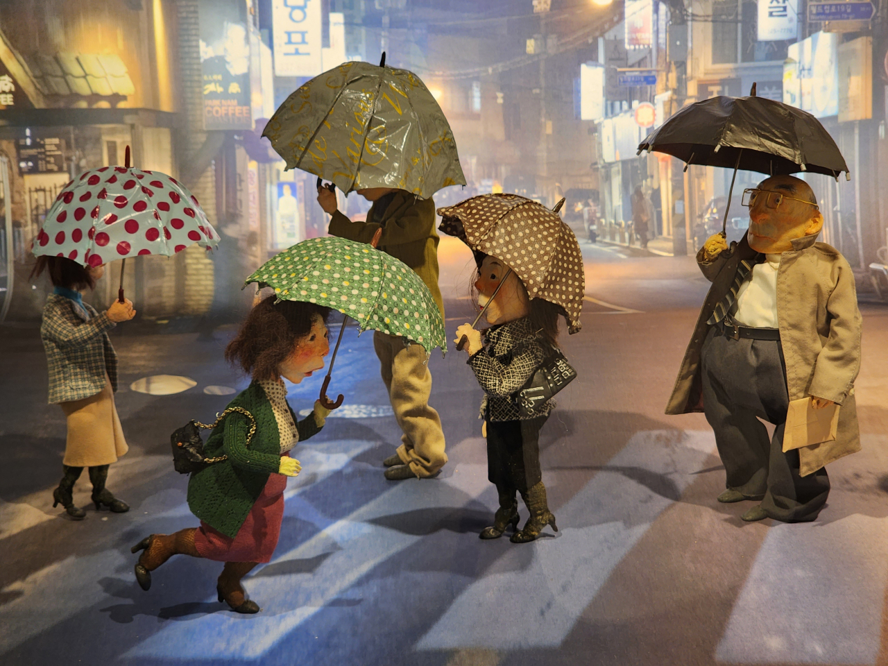 Picture book artist Baek Hee-na's magical worlds come to life