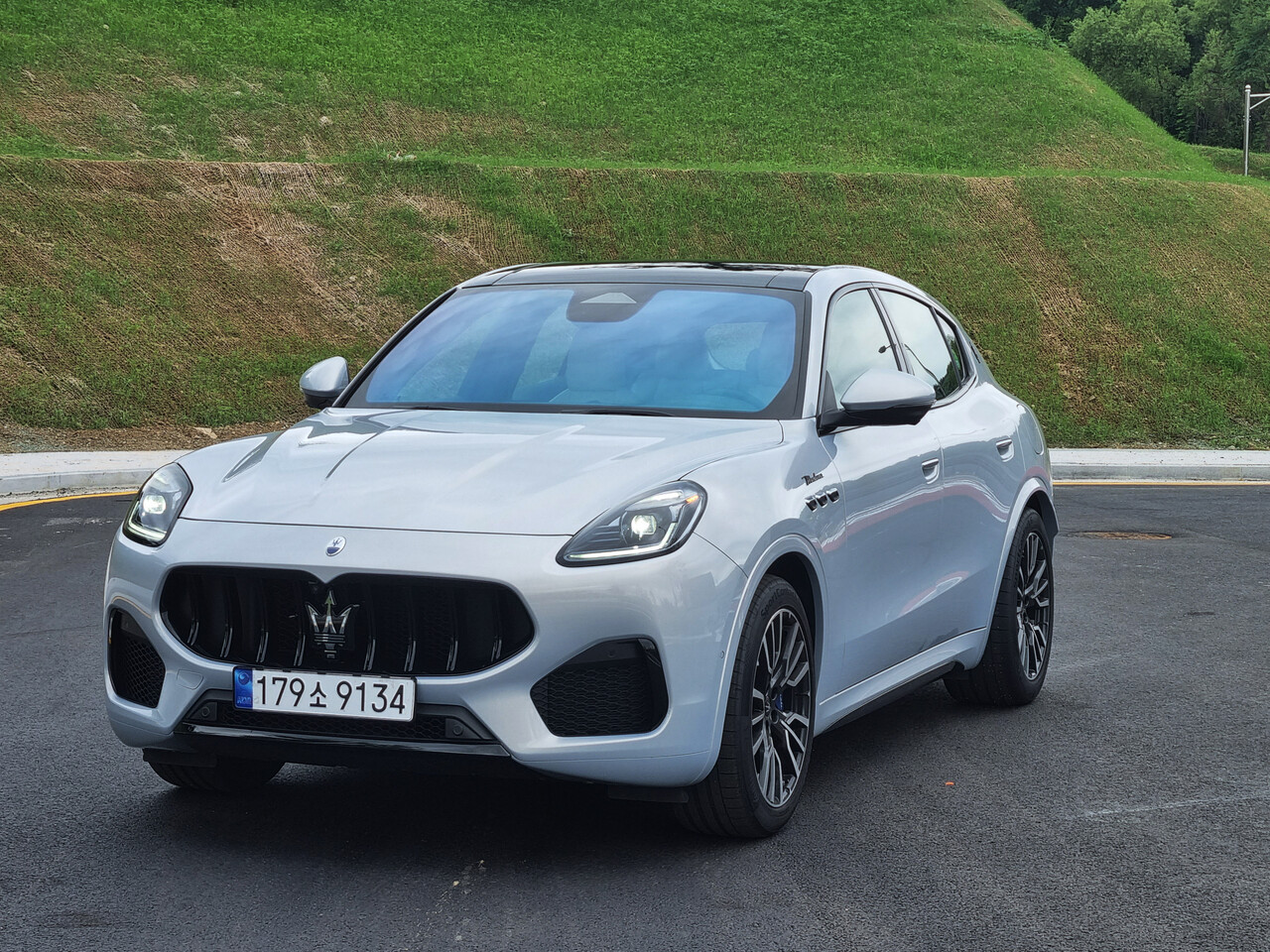 [시승기] 마세라티 그레칼레 모데나 ' '르반떼 이을 또하나의 효자 SUV'