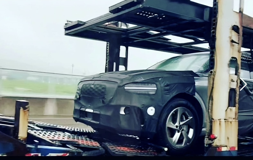 제네시스 GV70 페이스리프트 모델 스파이샷 포착... MLA 램프 적용? | M투데이