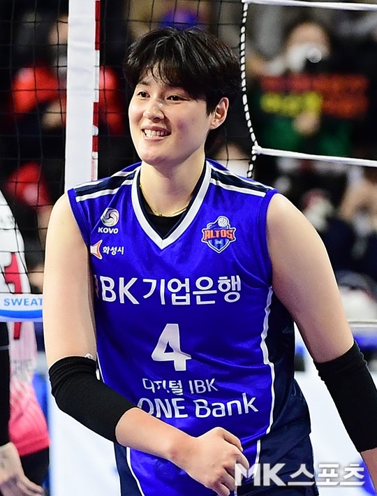 하쿠’와 함께 회복 중, 시즌 시작 함께하고파” 새로운 IBK NO.7, 김희진이 그리는 행복한 내일 [MK용인]