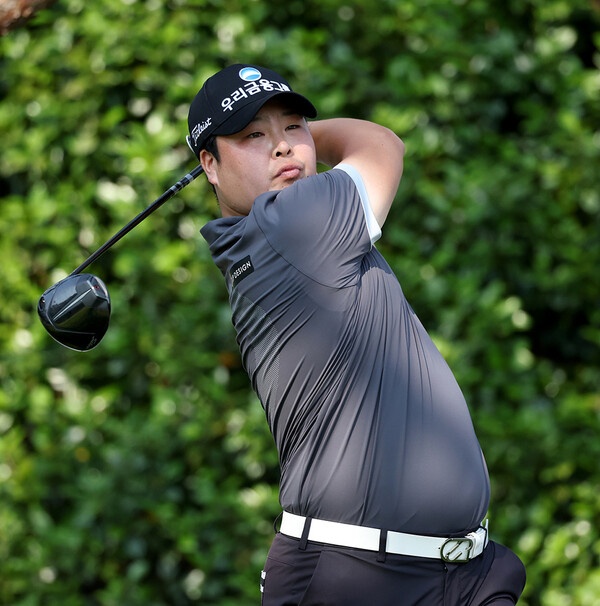 황중곤, 일본프로골프 선수권대회 2R 공동 2위…송영한 11위 [JGTO]
