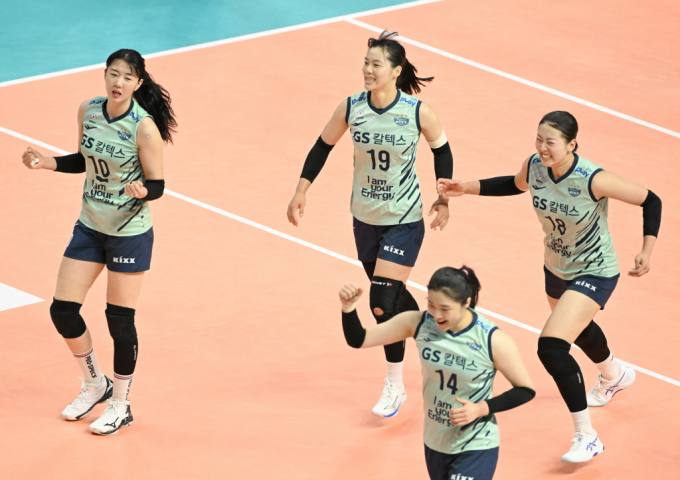 여름의 최강자…GS칼텍스, IBK기업은행 꺾고 통산 6번째 우승 [KOVO컵]