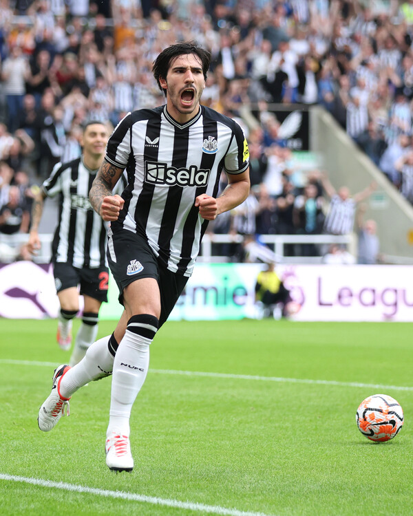 [EPL zip] '화력 폭발' 뉴캐슬, 빌라에 5-1 대승