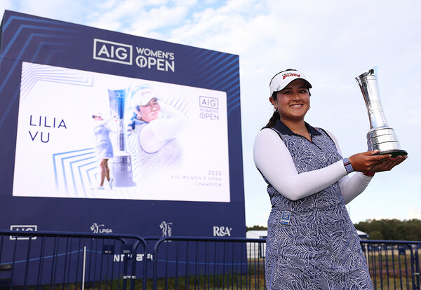 존재감 없는 루키에서 세계랭킹 1위까지…릴리아 부, LPGA 메이저 AIG여자오픈 우승 '시즌3승'(종합)