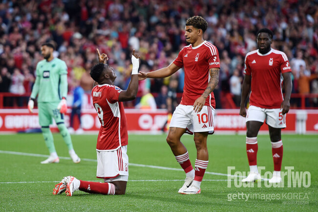[epl.review] 황의조 교체명단→데뷔 불발...'오리에 2AS' 노팅엄, 세필드 2-1 제압+리그 첫 승