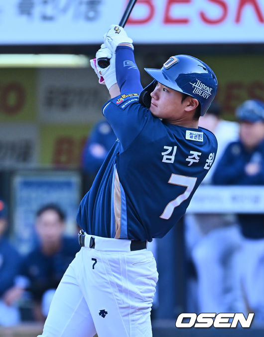 타율 .333→.227 수직 하락, 무너진 AG 국대 자존심…‘제2의 김하성’은 어떻게 시련을 이겨냈나