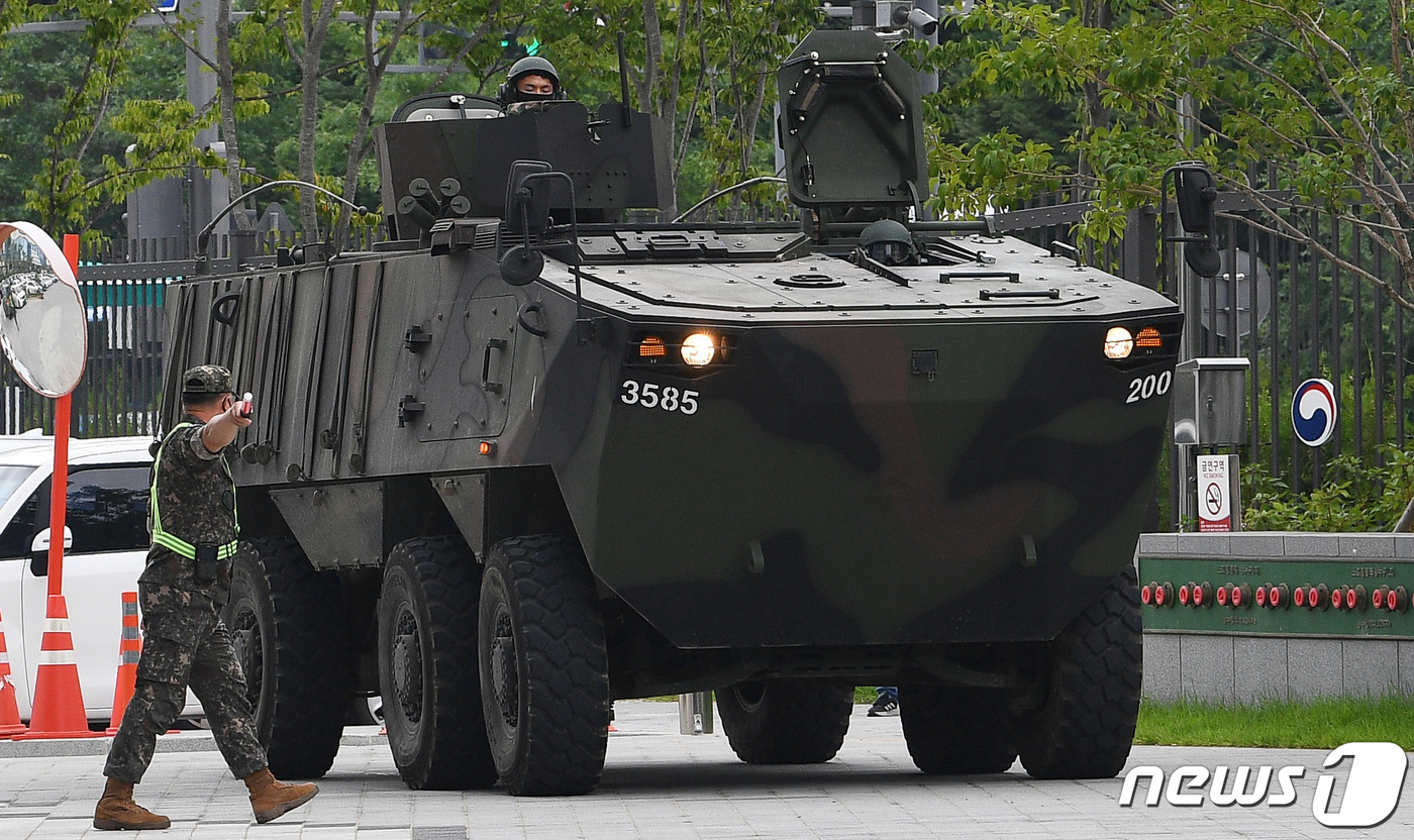 정부세종청사를 지켜라, K806장갑차 출동