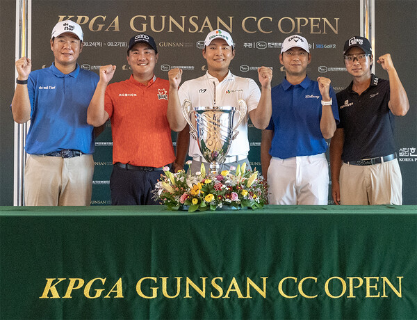 선전을 다짐하는 주흥철·고석완·서요섭·김동은·이형준 [KPGA 군산CC오픈]