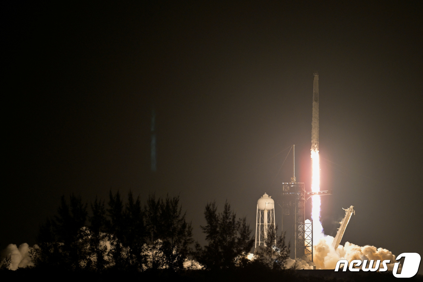 [포토 in 월드] 스페이스X 유인우주선 발사 성공 현장