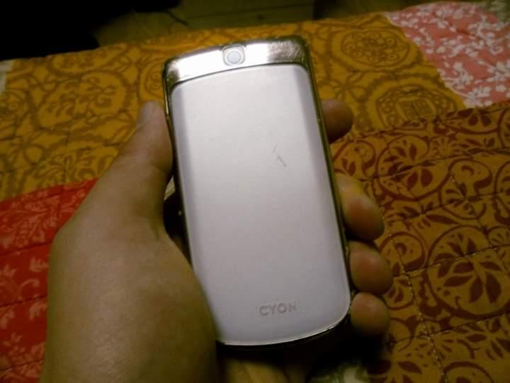 “엄마 옛날폰 찾아”…Y2K 감성에 집구석 뒤지고 시장 찾는다