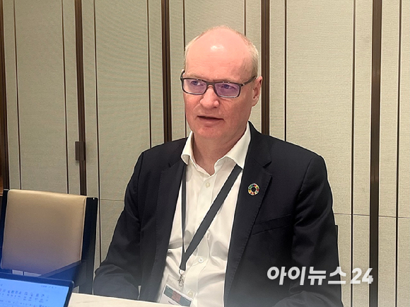 알렉스 싱클레어 GSMA CTO "글로벌 통신사 합작 API 연내 출시" [IT돋보기]