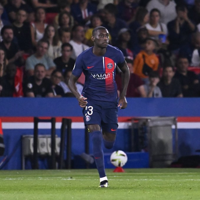 ‘이강인 없으니 무기력’ PSG, 니스에 3골 내주며 2-3 패···빛바랜 ‘음바페 3G 연속 멀티 골+콜로 무아니 데뷔전 도움’