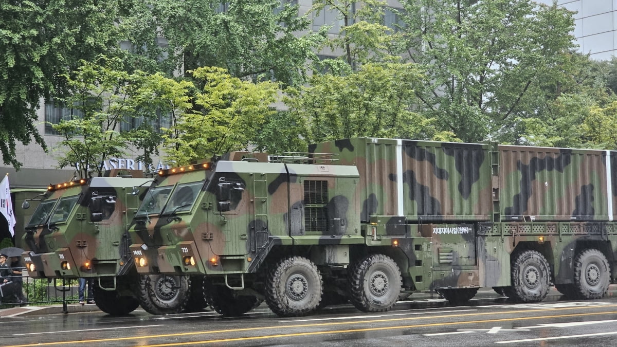 軍, '고위력 현무미사일·L-SAM' 신무기 첫 공개