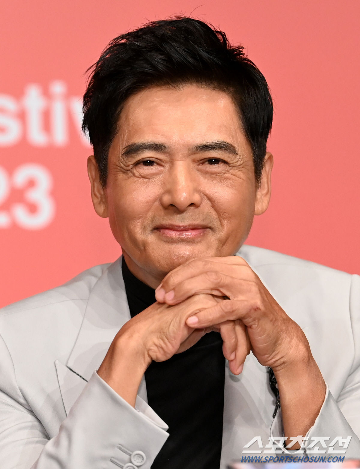 [SC-BIFF] 주윤발 "8천억 힘들게 벌었는데 기부"→송중기 "백일 지난子, 박수 부탁"..BIFF 달군 말말말