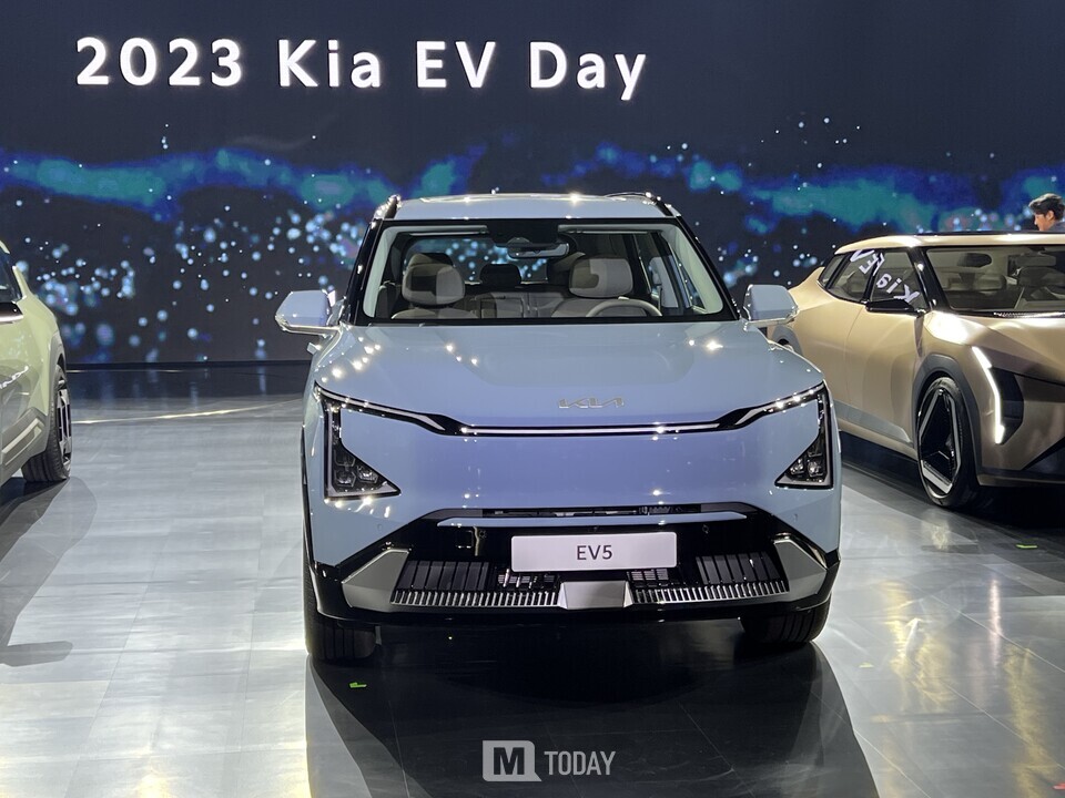 3천만원대 기아 전기차 'EV5' 국내 첫 공개, 오는 2025년 출시된다 | M투데이