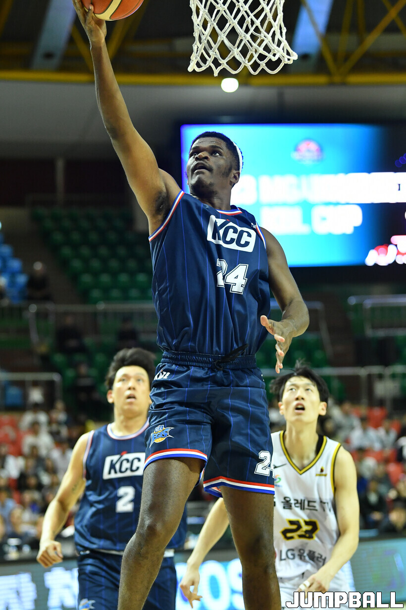 [KBL컵] 무자비했던 존슨+허웅 27점 폭발…KCC, LG 꺾고 4강행