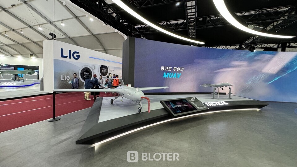 미리 본 서울 ADEX 2023, 'EV9 군용차서 무인기까지' 첨단기술 총집합 [현장+] | 블로터