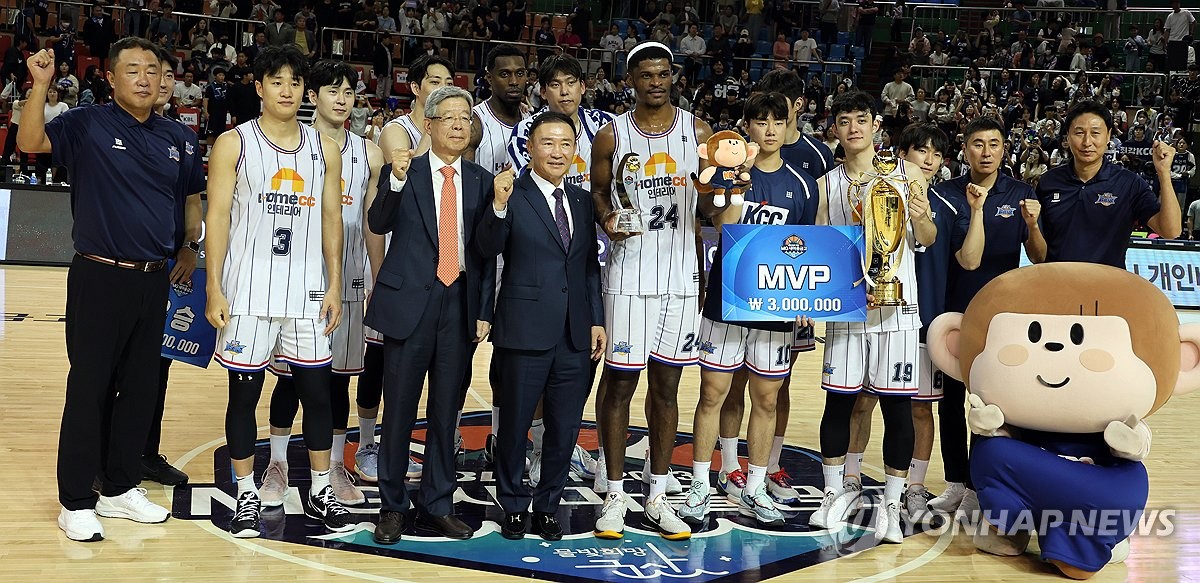 [프로농구개막] ① '농구야 반갑다'…KCC·SK 양강 체제 주목