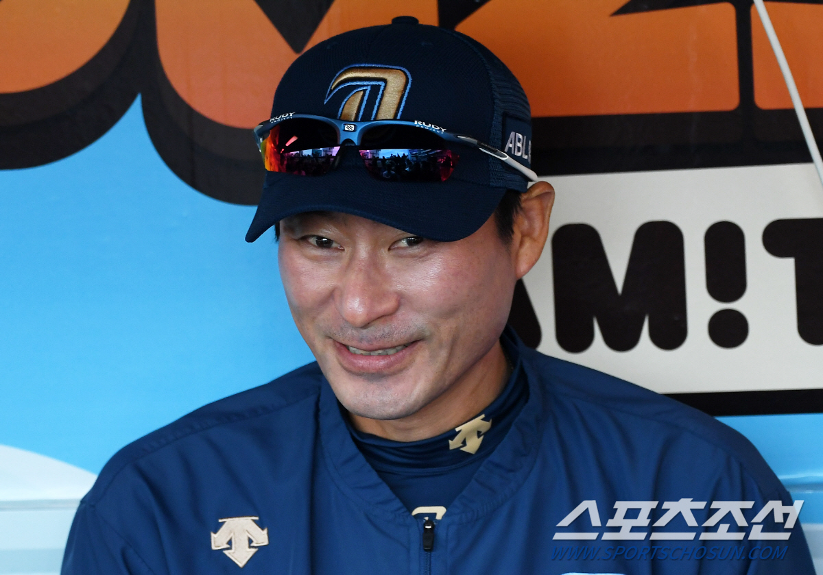 [WC1 현장] '감독으로 첫 PS' 강인권 감독 "NC파크 첫 가을야구, 설렙니다"