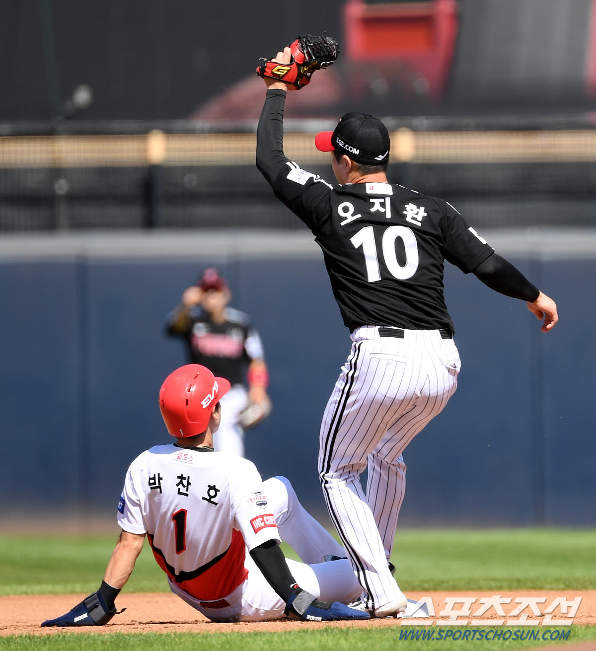 [오피셜]'오지환 vs 박찬호' '박해민 vs 정수빈 vs 최지훈 vs 배정대' 신설된 KBO의 골드글러브, 영광의 첫 수상자는 누구? KBO 수비상 후보 발표