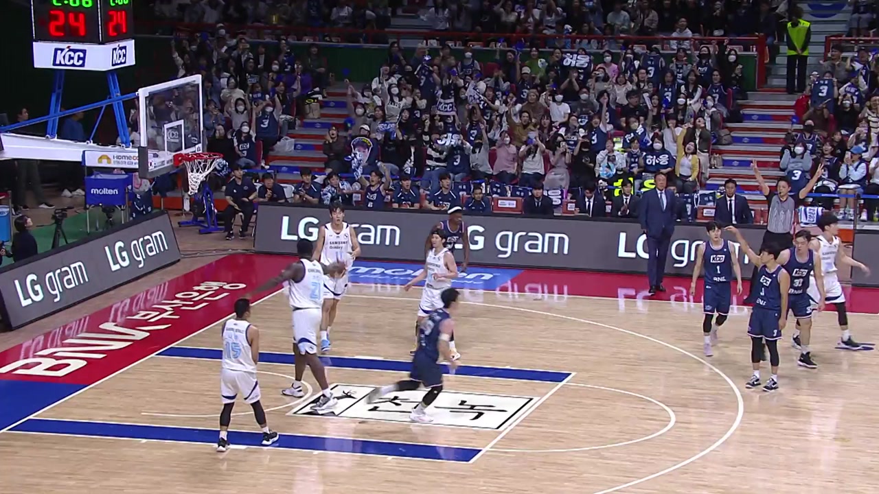 다음스포츠 | '부산 홈 개막전' KCC, 8,780명 관중 앞에서 106점 완승
