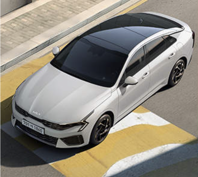 원조 '연비 킹' 토요타 프리우스VS 국내 중형 세단의 자존심 K5 하이브리드, 소비자의 선택은? | M투데이