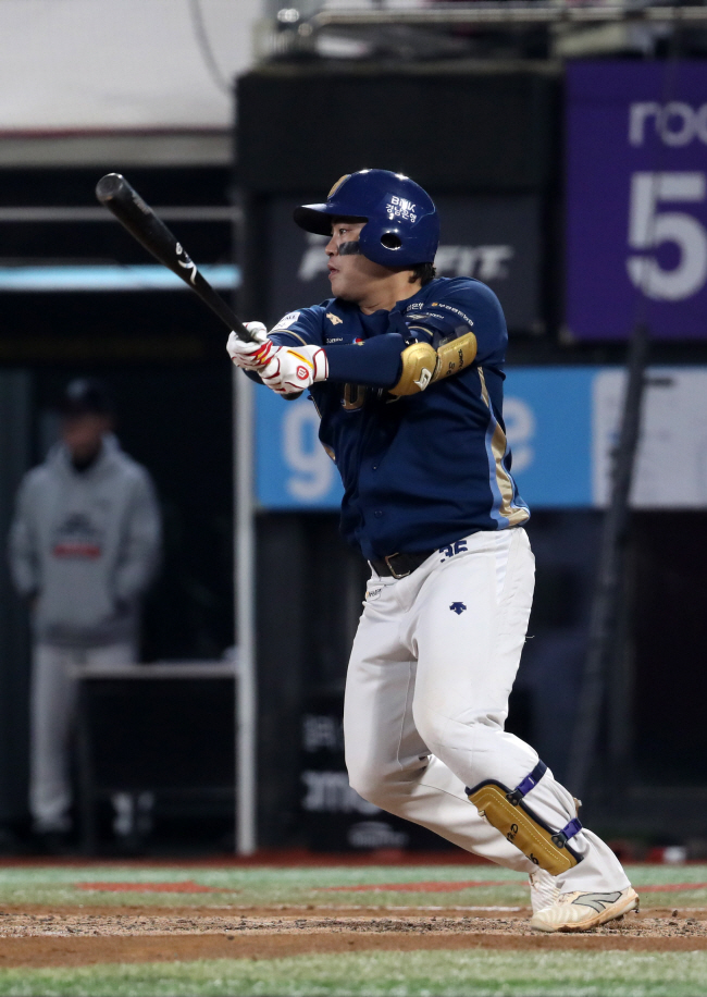 미운 오리서 백조로… 방망이 뜨거운 권희동