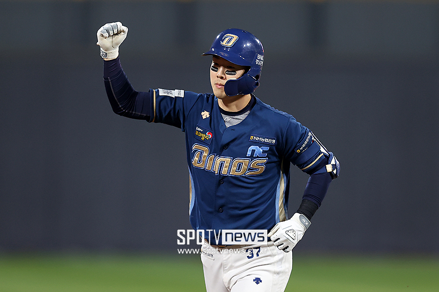 [PO2 게임노트] ‘영웅’ 신민혁 등장! 박건우 결승포에 김주원 슈퍼세이브까지… NC, kt에 2연승, 역대 PS 최다 연승 타이 달성