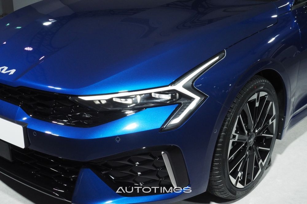 기아 K5, 순조로운 출발…사전계약 6,000대 넘겨