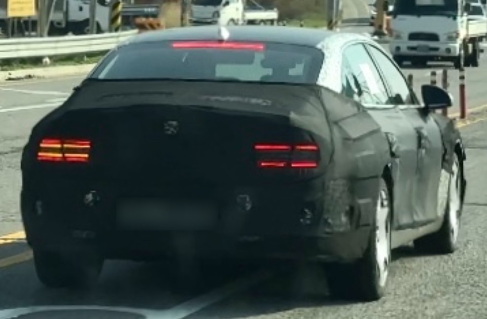 G80 F/L 롱바디까지 나오나…휠은 쟁반 디자인 | 더드라이브