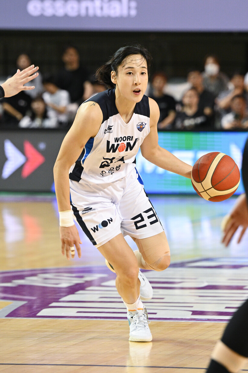 [기록] ‘개막전부터 활약 예고’ 우리은행 김단비, WKBL 역대 2호 500블록슛 달성