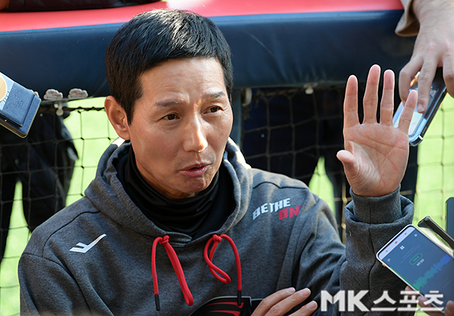 염경염 감독 ‘KS 2차전 염갈량의 전략은?’ [MK포토]