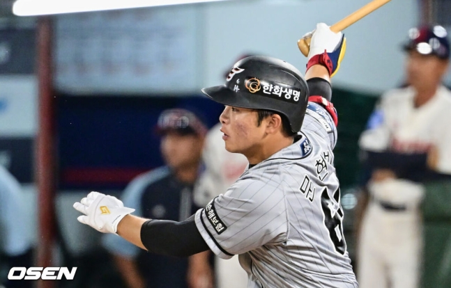 '174㎝ 작은 체구에서 어떻게 저런 힘이' 19세 한화 신인, 천재 타자 빈자리 채울까... 류중일도 눈여겨봤다 [APBC]
