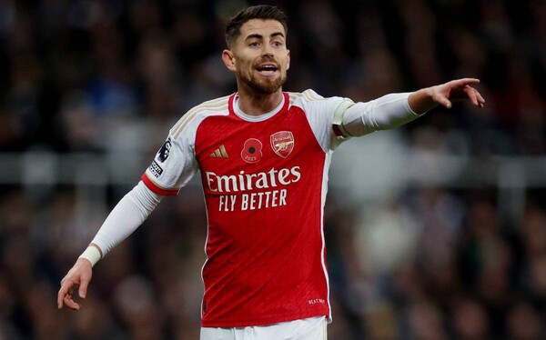 [EPL zip] 10명 싸운 아스널, 홈에서 번리 3-1로 격파