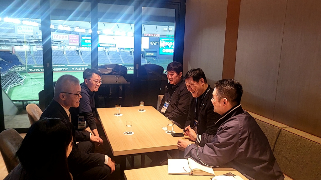 '신축 돔구장 초대도 받았다' KBO 허구연 총재, CPBL 총재 만나 협력 약속 [APBC 현장]