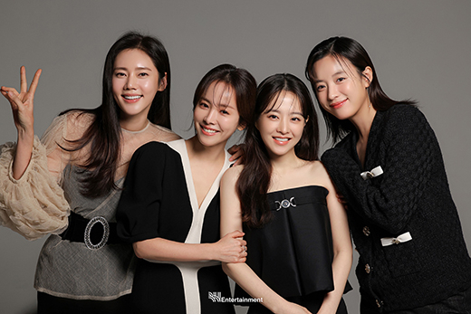 마음씨도 예쁜 한지민→박보영·한효주 Bh엔터 17인 연말 자선화보 비하인드 공개